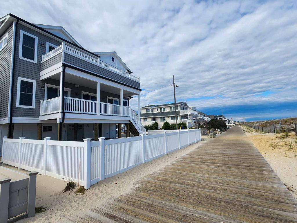 Lavallette NJ Oceanfront Vacation Rental 143167 - Schlosser Real Estate ...